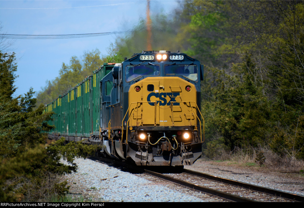 CSX 8735 Q703